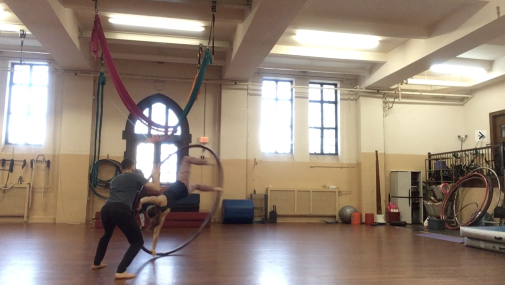 Cyr wheel lessons – Cirque Gravity